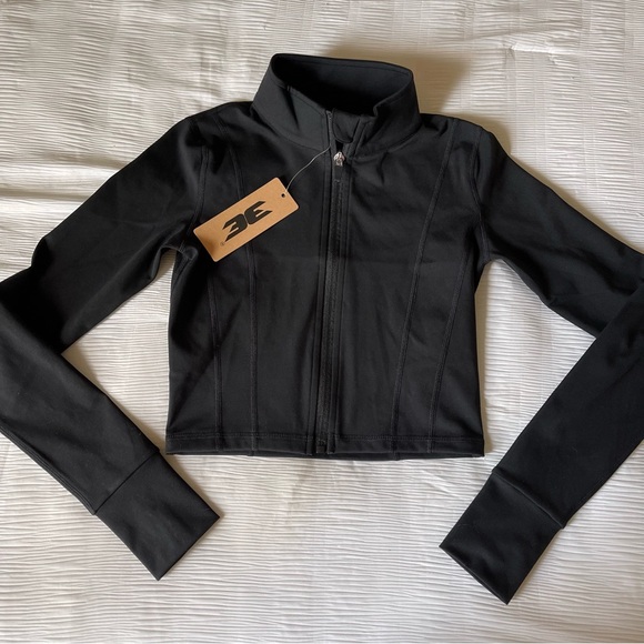 lululemon athletica | Jackets & Coats | Brand New Elite Eleven Sporting Cropped Aura Jacket In ...